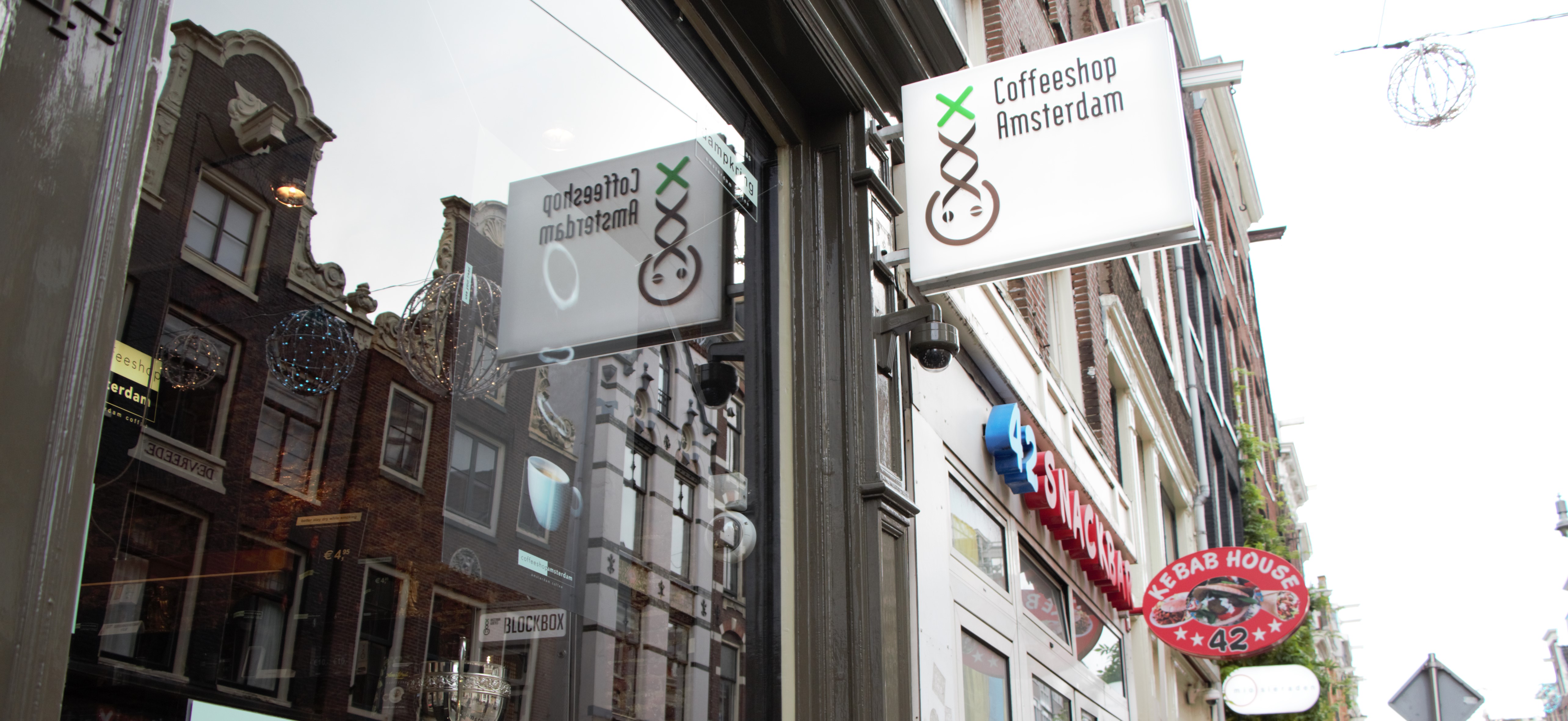 Entdecke die 12 besten Coffeeshops in Amsterdam - CannaConnection